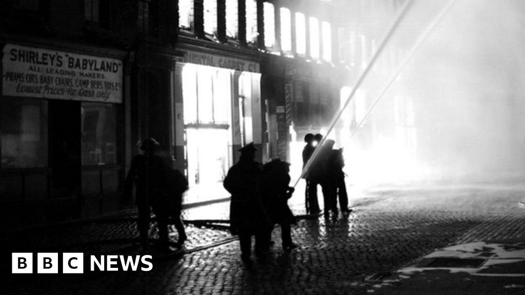 Bombing in World War Two - BBC News