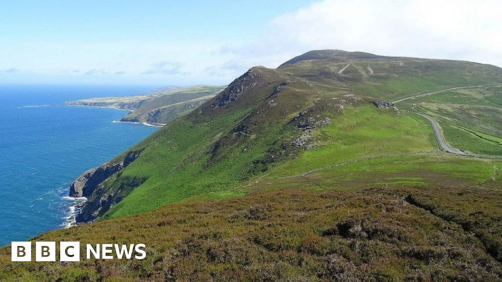 Manx marine charity warns of wildlife threat from helium balloons