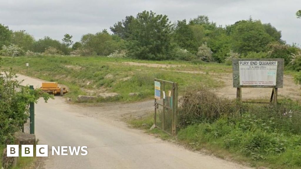 Campaigners 'shocked' by Pury End quarry plan consultation - BBC News