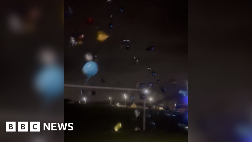 Coedely crash: Balloon release in memory of teenagers who died - BBC News