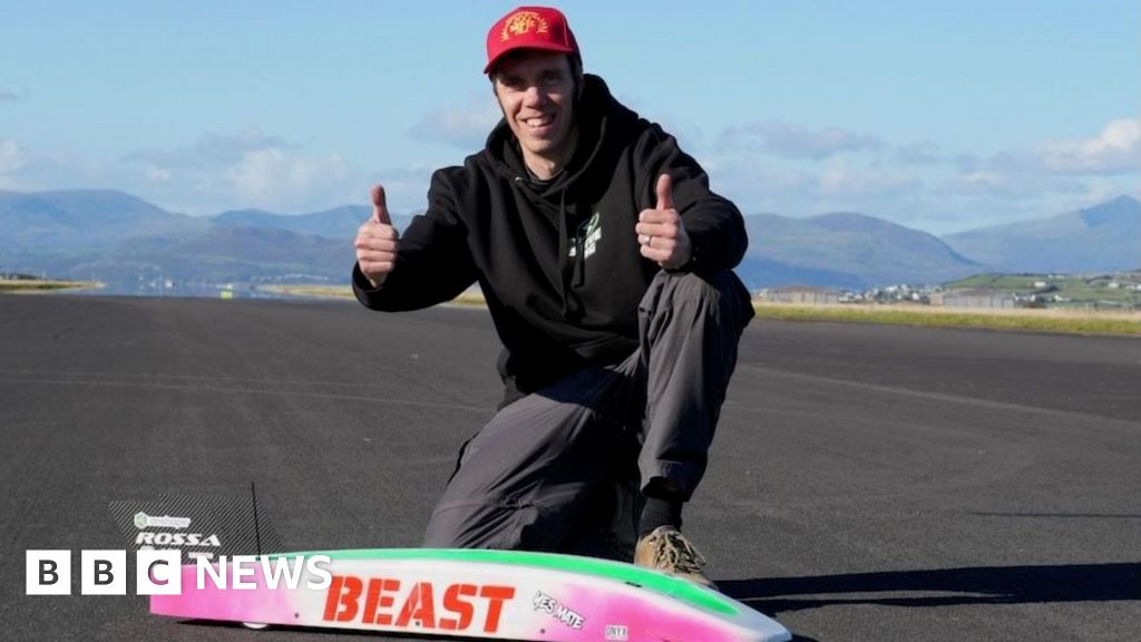 Engineer sets world record with remote control car - BBC News
