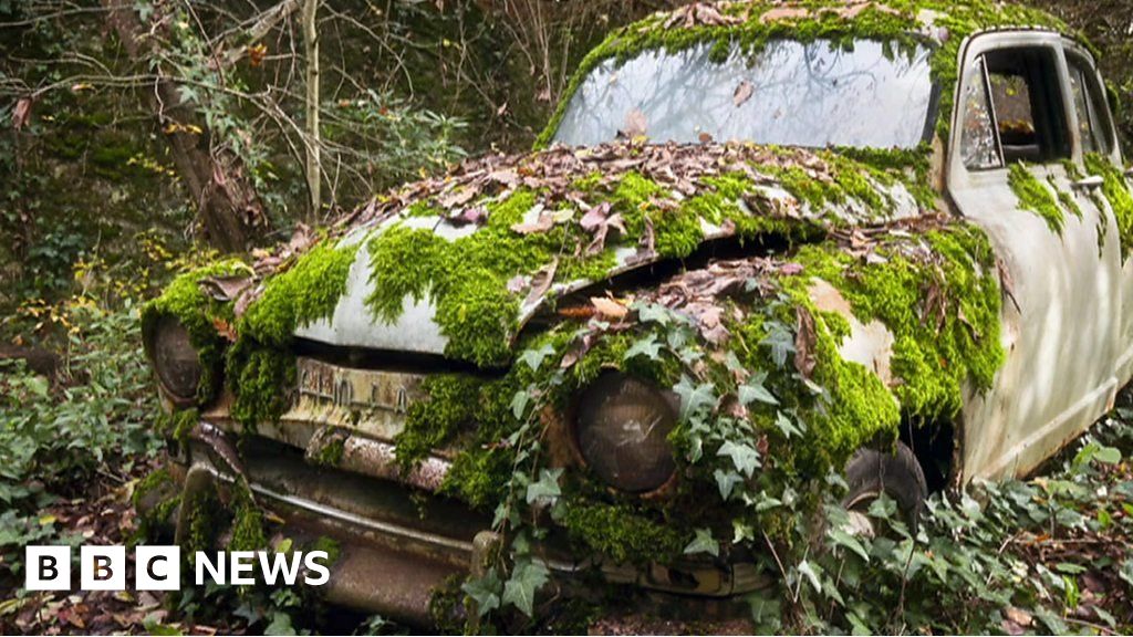 Photographing the abandoned: Roman Robroek, Urban Explorer - BBC News