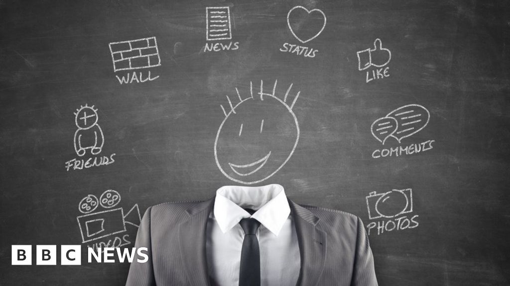 Computers trained to spot fake online profiles