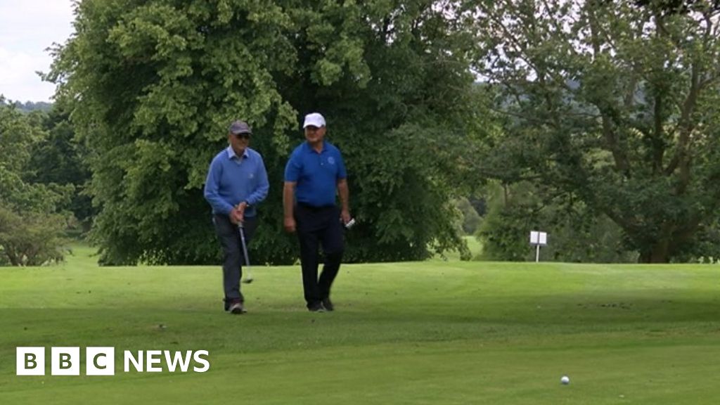 Round of golf at Hythe club leads to new kidney - BBC News