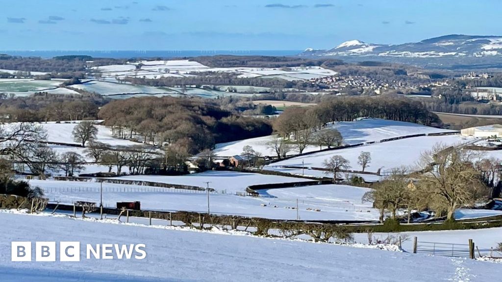 Wales: Snow and ice warning for Monday and Tuesday - BBC News