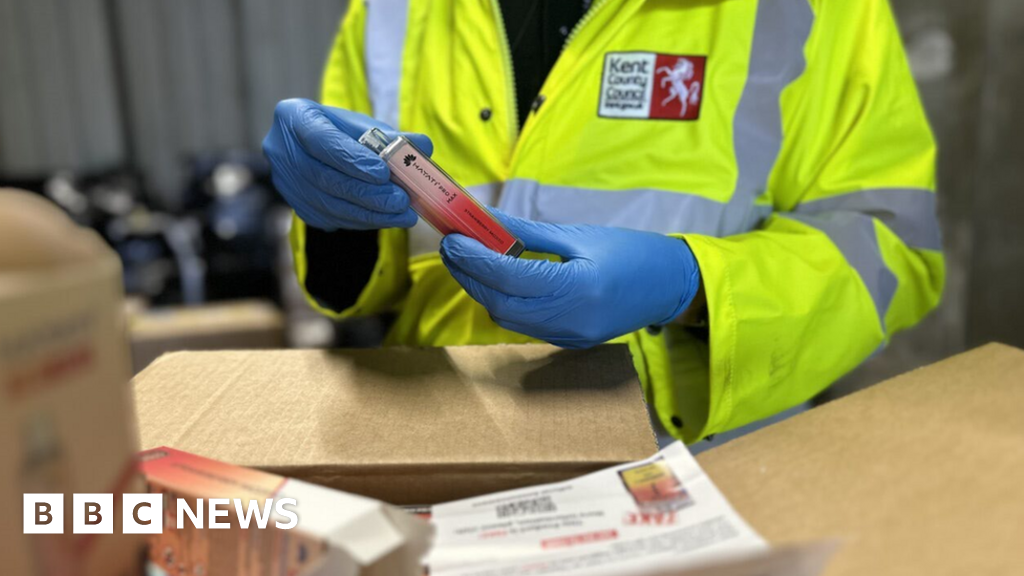 Vapes 10 times over legal size seized at Kent ports - BBC News