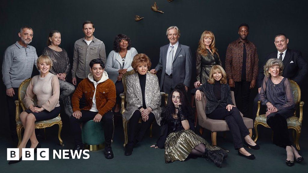 Coronation Street in numbers, as the famous soap turns 60 - BBC News