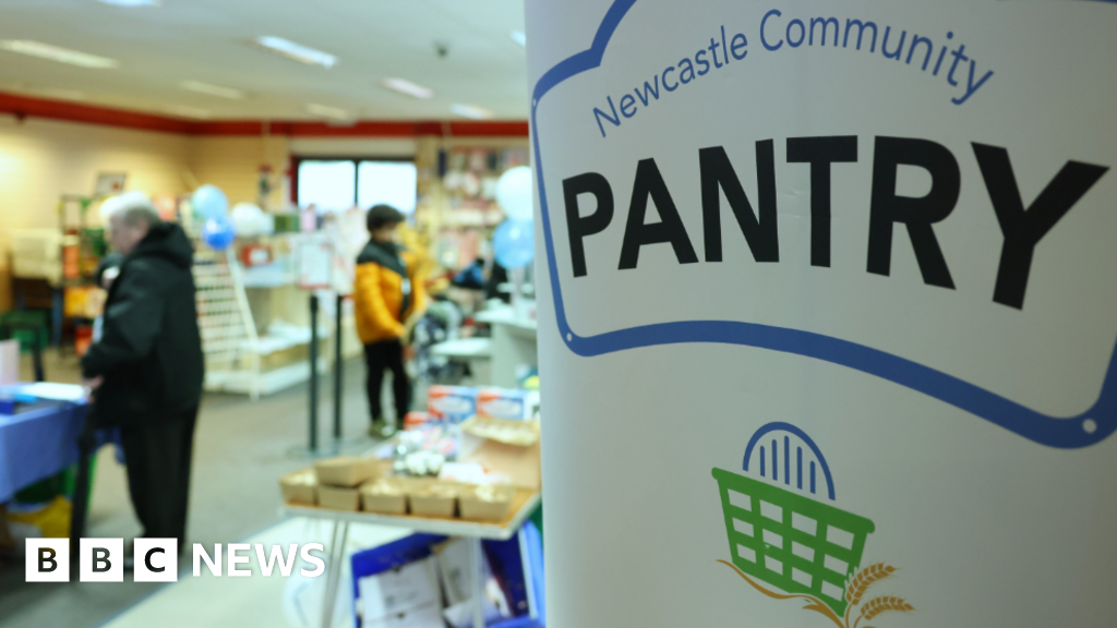 Blakelaw food pantry praised for 'building community' on anniversary ...