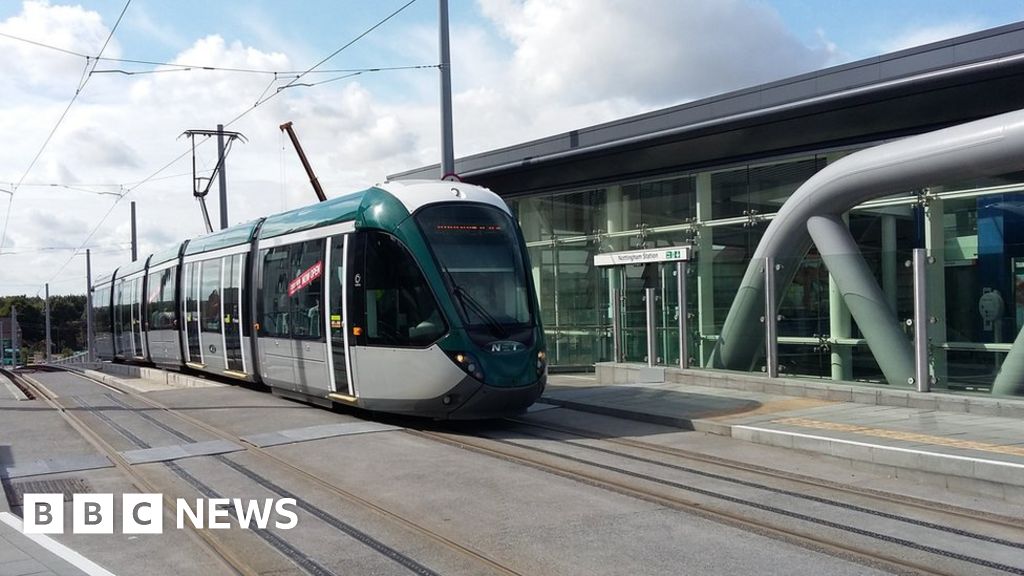 Nottingham: Tram passengers begin paying more as fares rise - BBC News