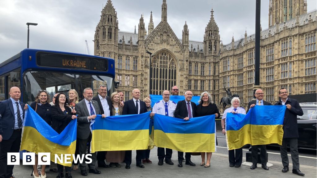 Field hospital bus presented to Ukraine ambassador