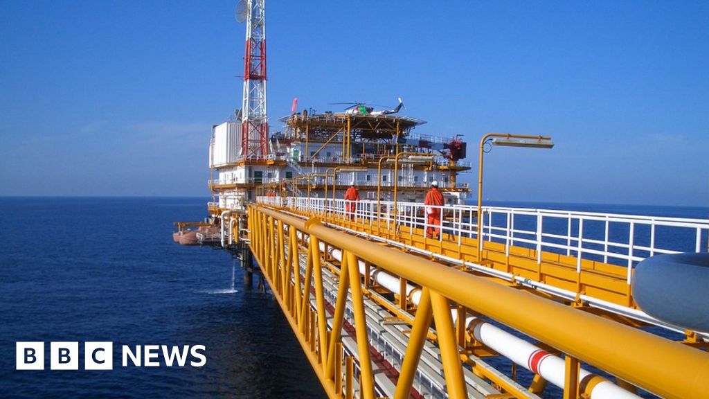 Scottish worker dies after incident on Qatar rig - BBC News