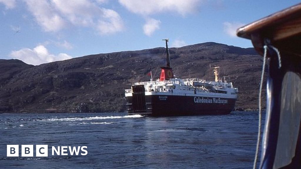 Former Calmac ferry MV Suilven capsizes in Fiji - BBC News
