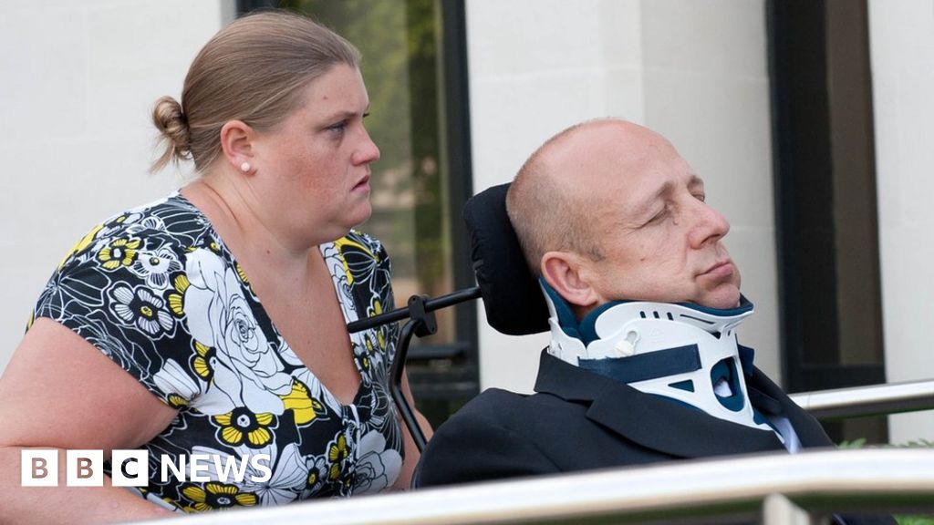 Alan and Helen Knight jailed over fake coma court con - BBC News