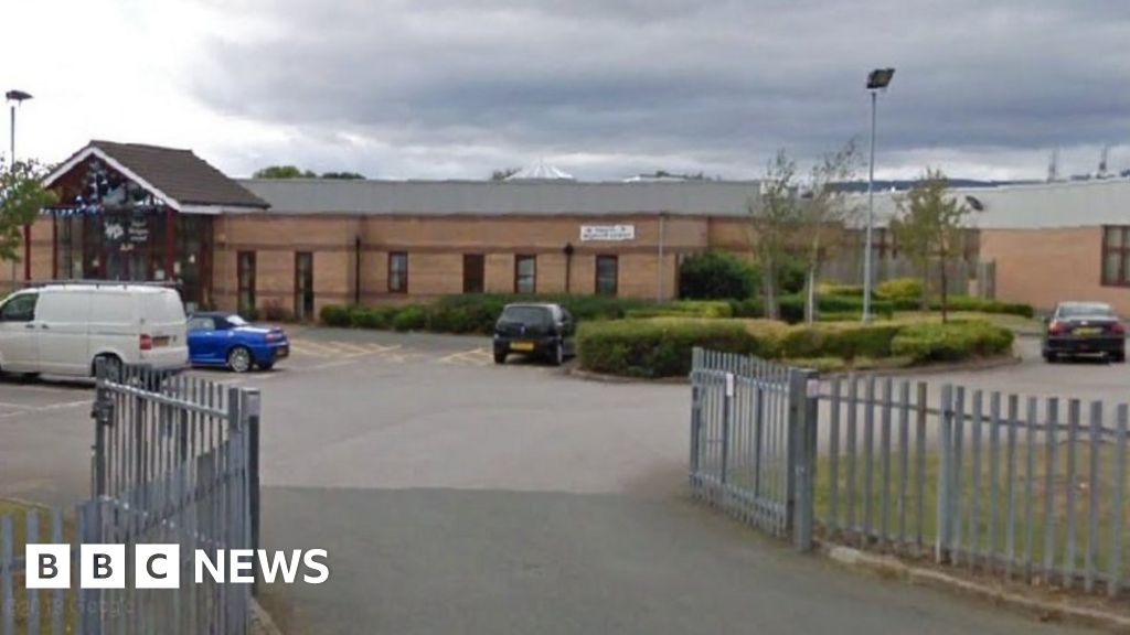 Wrexham post-16 education concerns over lack of transport - BBC News