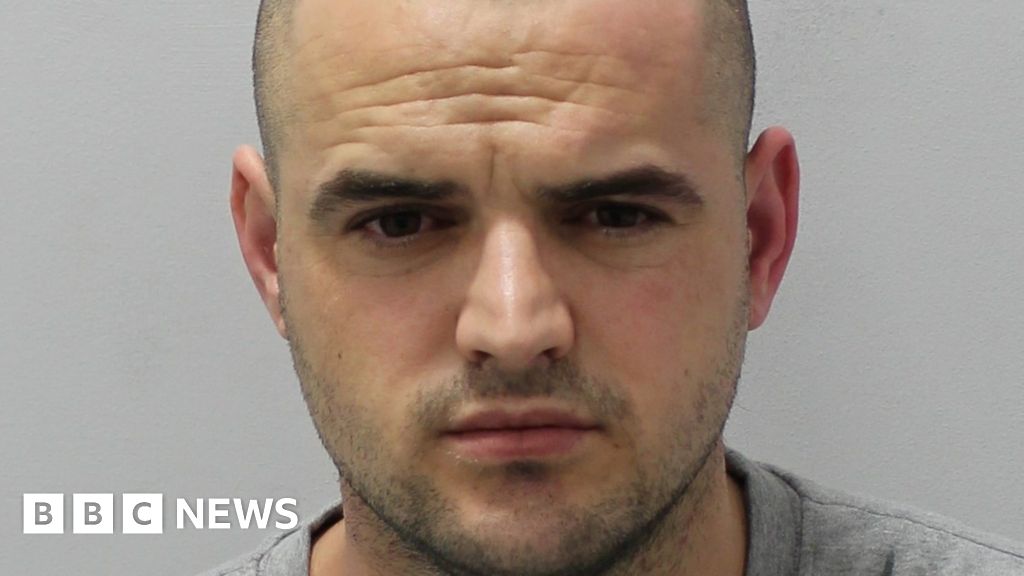 Builder caught on CCTV jailed for Hatton Garden murder - BBC News