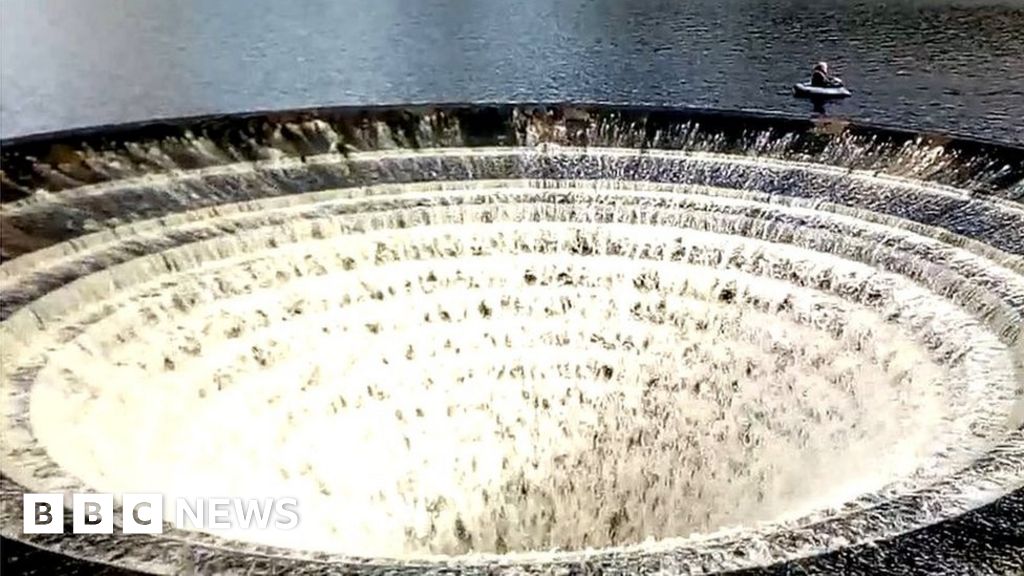 Peak District anglers dangerously close to huge plug hole - BBC News