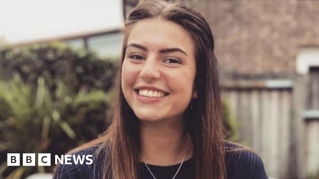 Paramedic from Ipswich was let down by mental health services, mum says ...