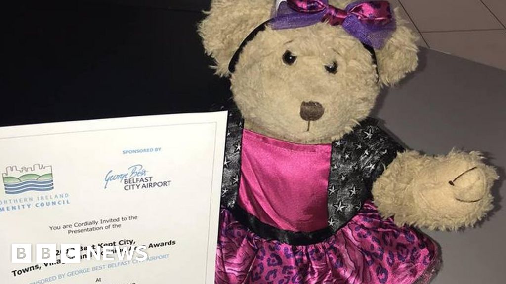 The teddy bear bringing a County Antrim community together - BBC News