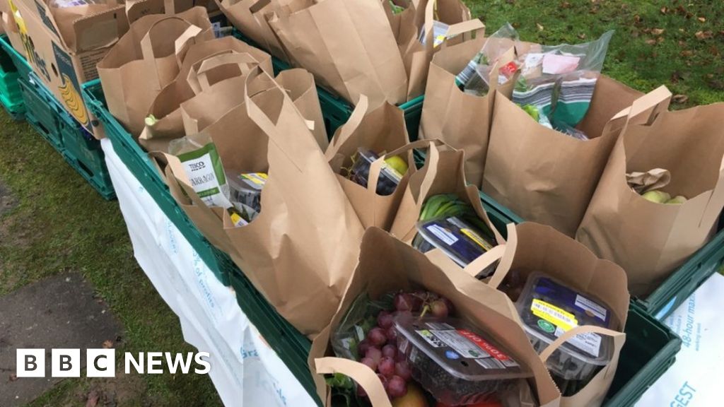 Newtown: Food saved from landfill feeds 465 people - BBC News