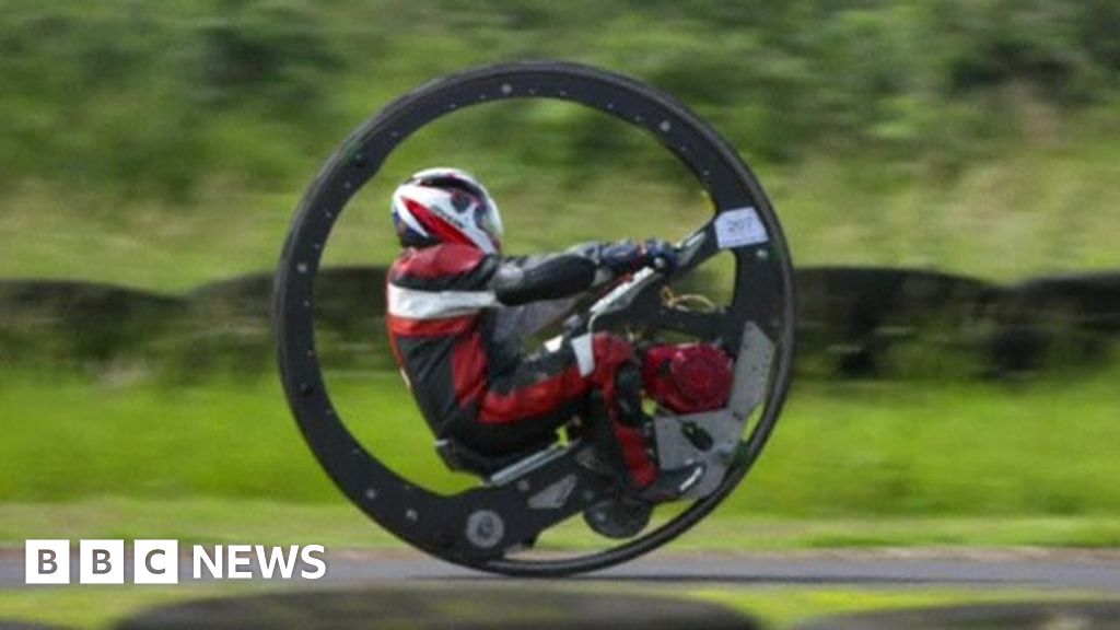 Monowheel rider speeds into record books - BBC News