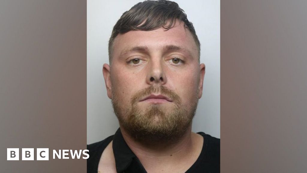 Aaron Smith jailed after killing two passengers in Rushden crash - BBC News