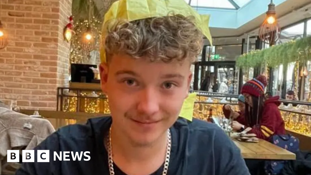 Safety measures set for road where Harry Chapman, 20, killed - BBC News