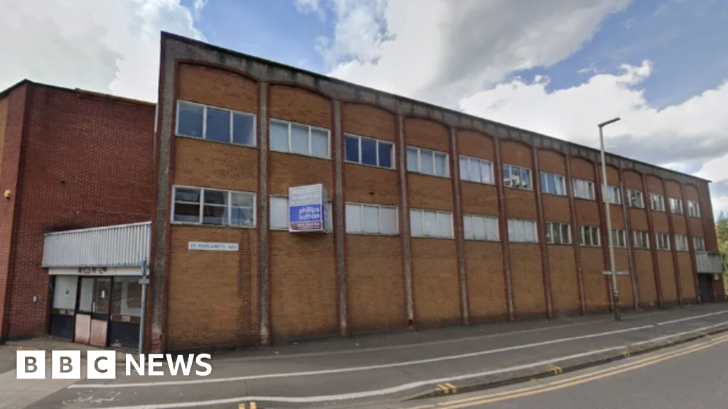 Leicester: Church plan rejected by council over bat concerns - BBC News