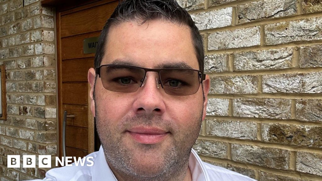 Scammers targeting Suffolk mourners with fake virtual funerals - BBC News