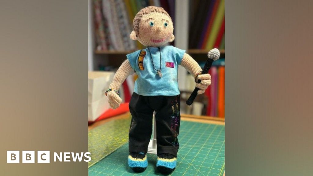 Coldplay take knitted Chris Martin doll made in Somerset on tour - BBC News