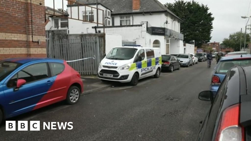 Man arrested after two shot in disorder in Birmingham - BBC News