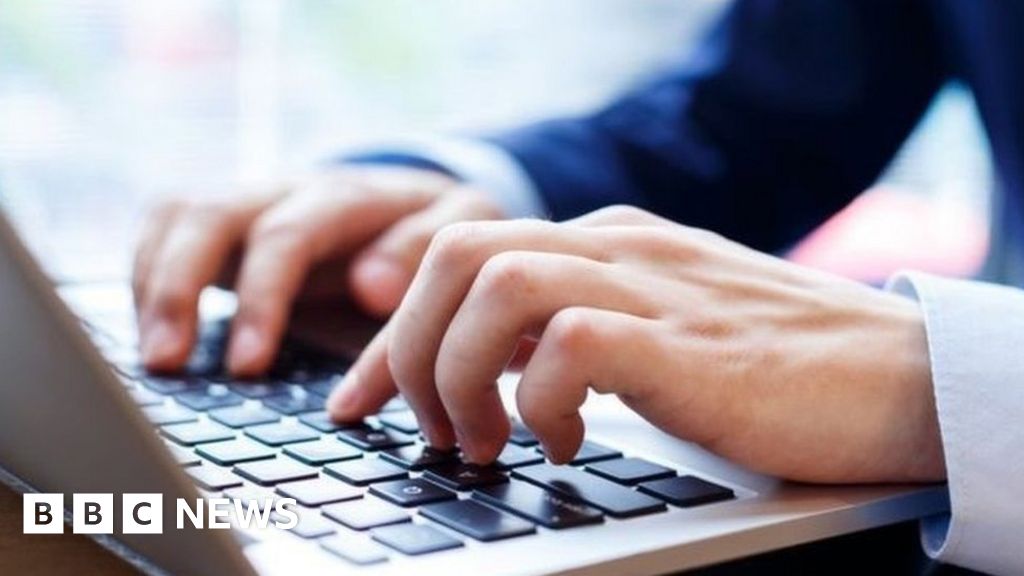 Businesses call for faster UK broadband speeds - BBC News