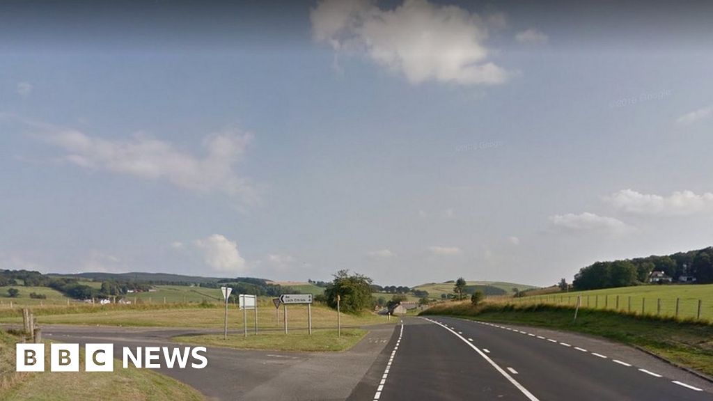 Teenage pedestrian seriously injured in A76 crash - BBC News