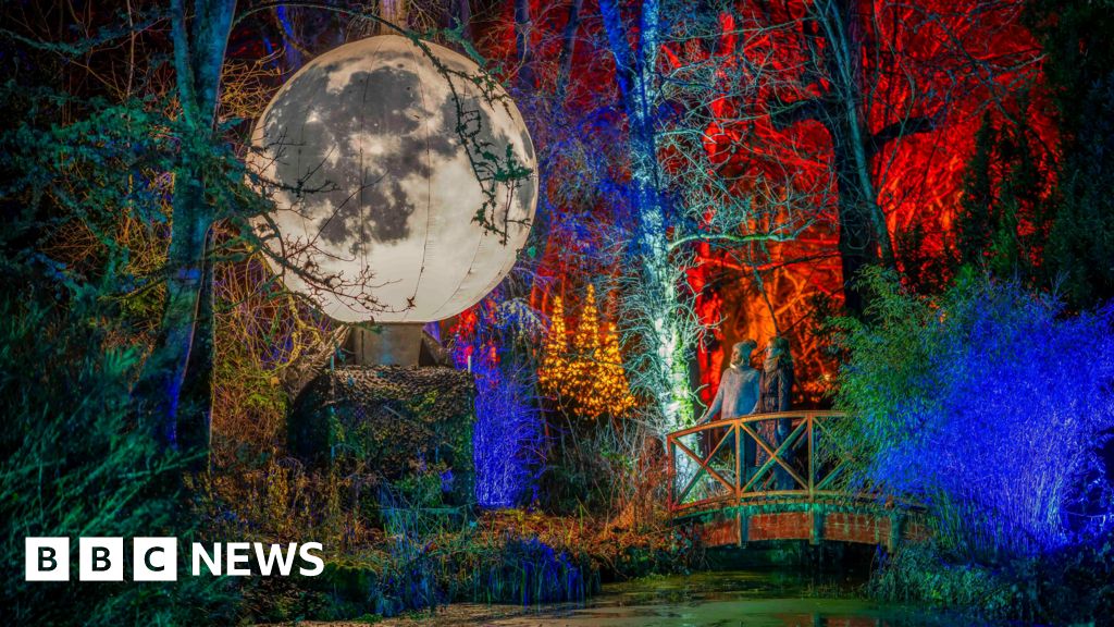 In pictures: Garden light show at Monteviot House - BBC News