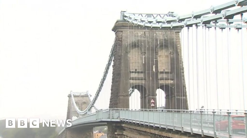 Third Anglesey bridge would 'raise island profile' - BBC News