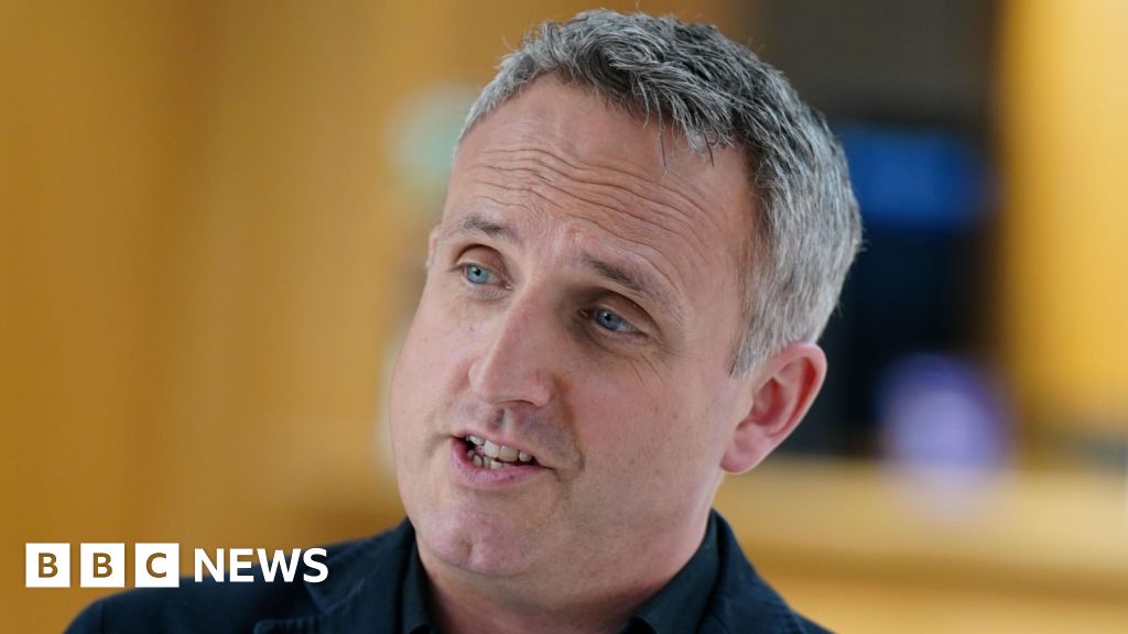 Cole-Hamilton pledges support for young carers in conference speech