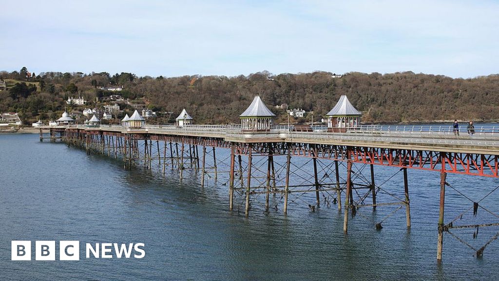 Bangor's Garth Pier restoration fund £600,000 short - BBC News