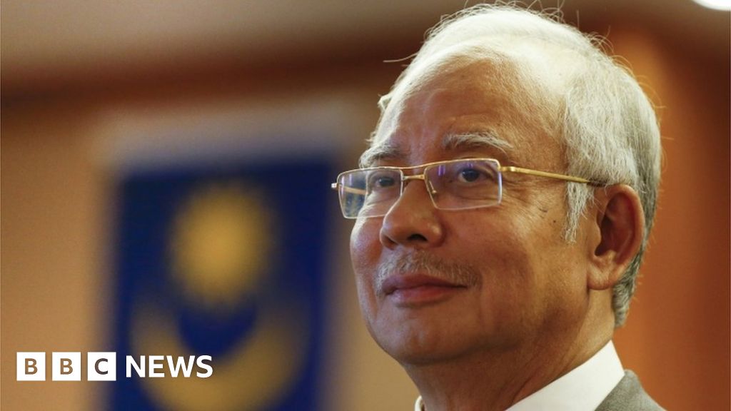 Malaysia fund raided in Najib Razak 'corruption inquiry' - BBC News