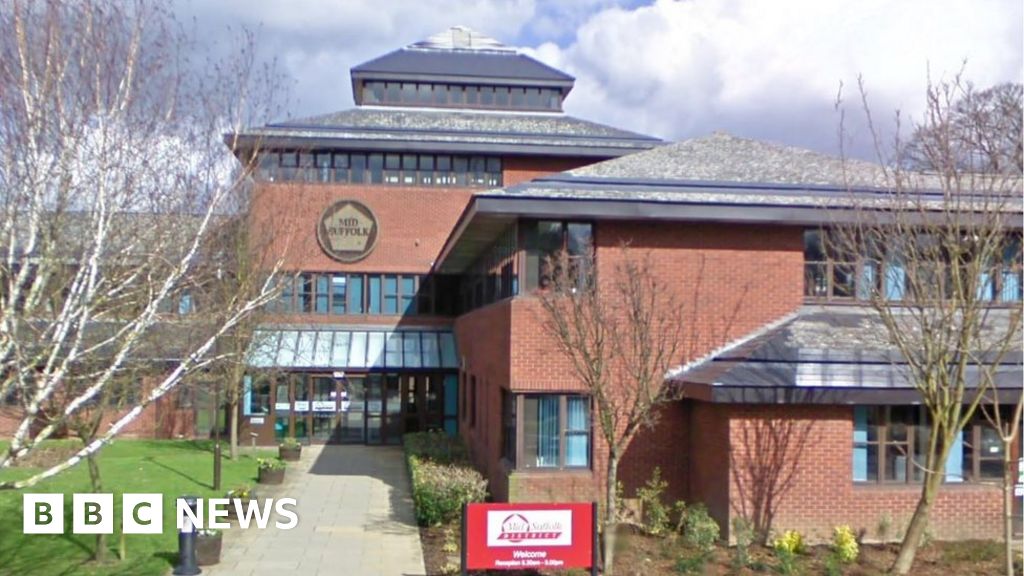 Mid Suffolk Council to borrow £60m for Stowmarket development - BBC News