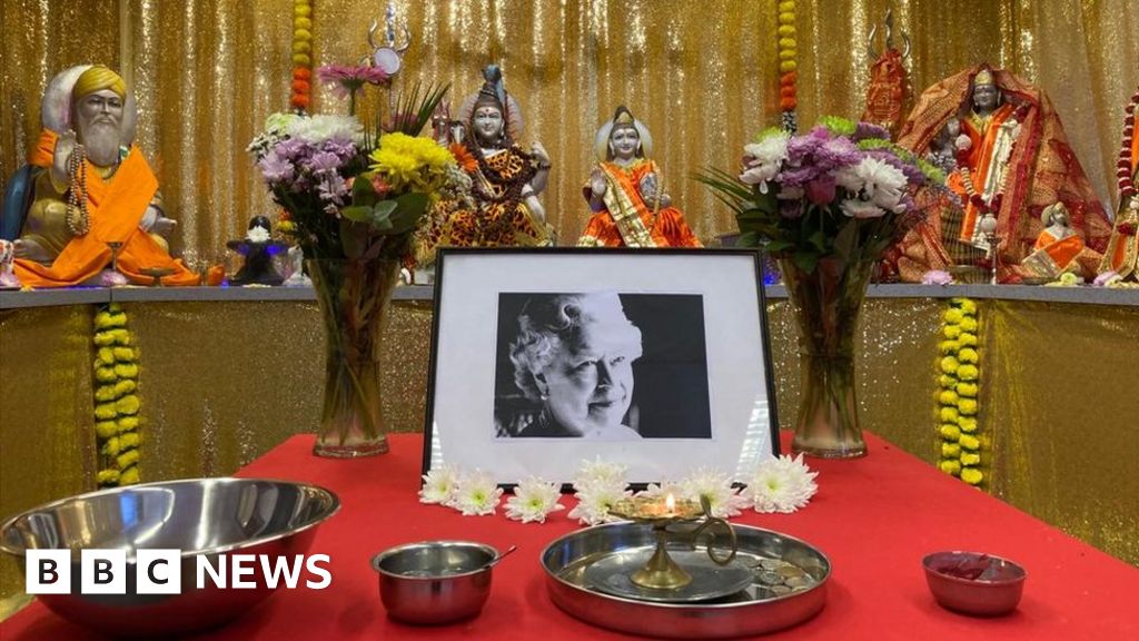 Queen Elizabeth II: Swindon's faith groups honour 'selfless' monarch ...