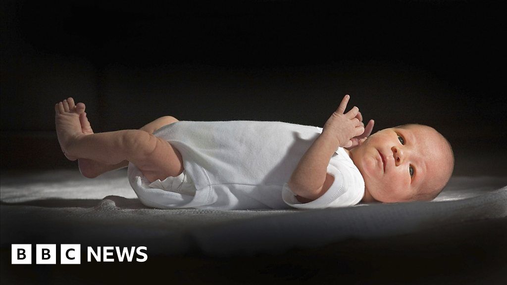 The birth of the water baby - BBC News