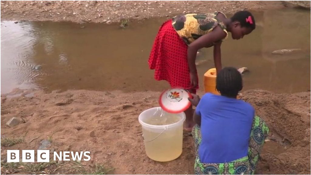 Fears of river poisoning in Malawi - BBC News