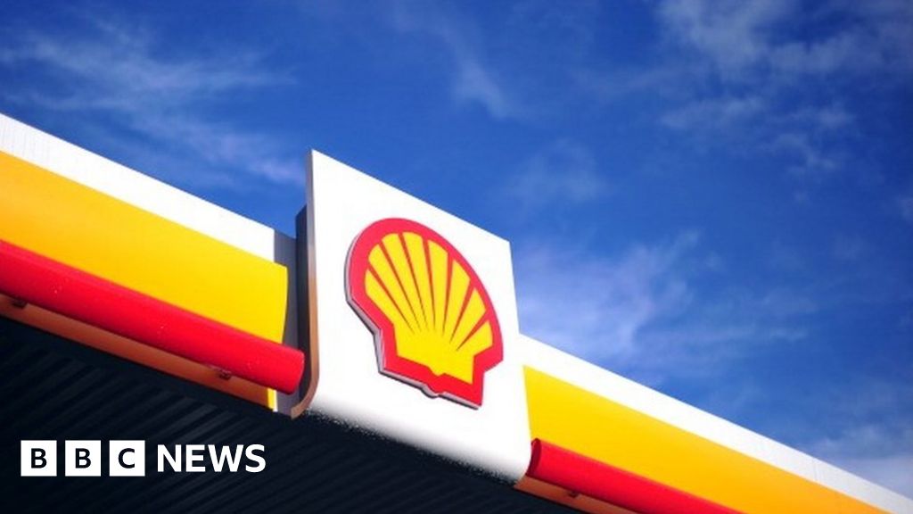 Royal Dutch Shell plans 2,800 job cuts after BG deal - BBC News