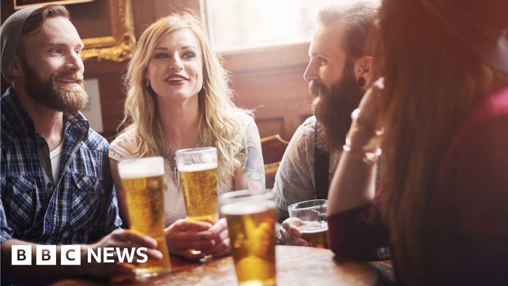 Pubs in danger: Six charts on how the British drink - BBC News
