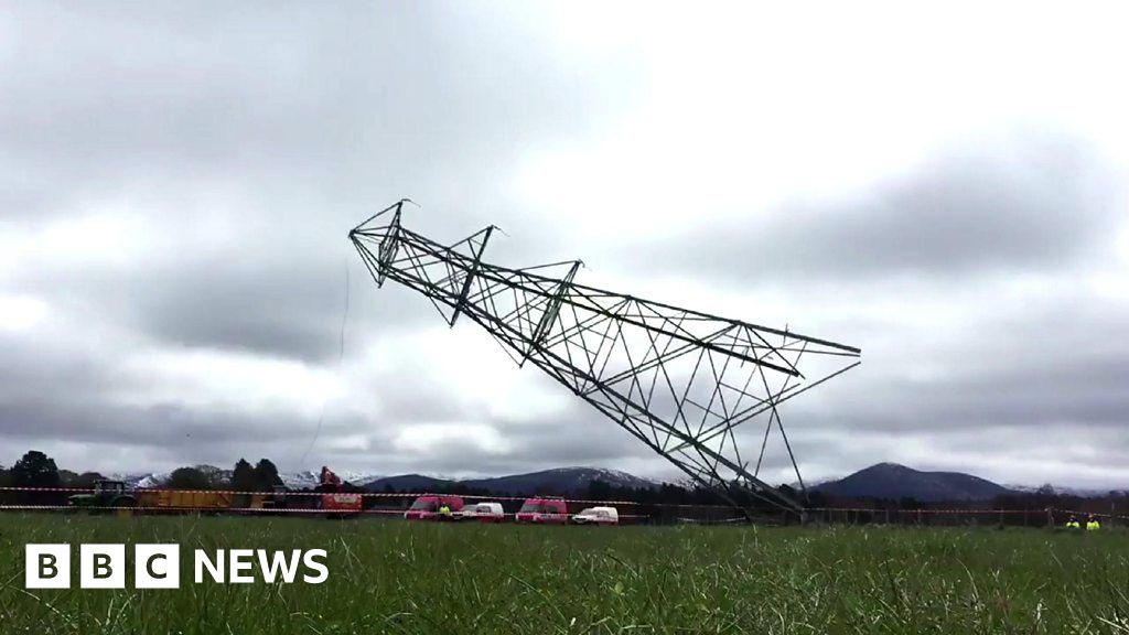 Pylon toppled in Beauly to Denny power line upgrade - BBC News