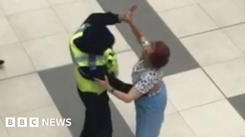 Wolverhampton police officer's shopping centre dance filmed - BBC News