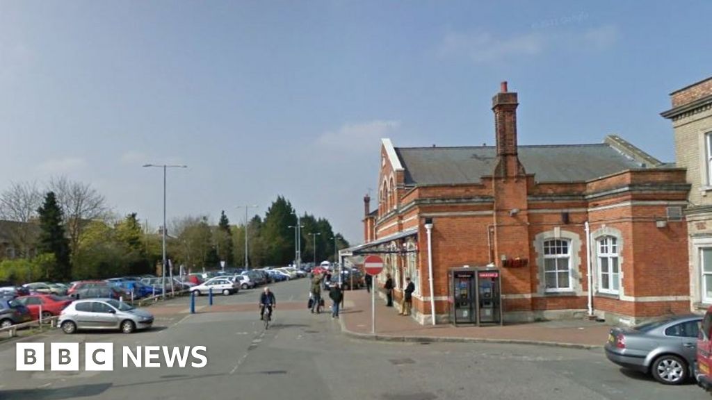 A new railway station at Wilton 'would boost economy' - BBC News