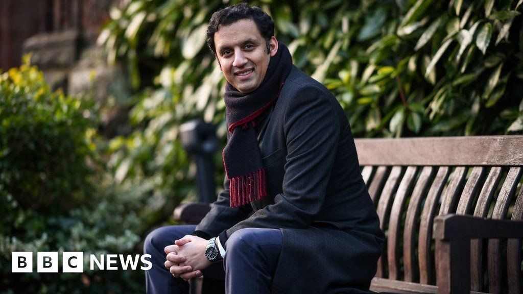 Anas Sarwar unveils Scottish Labour's new frontbench team - BBC News