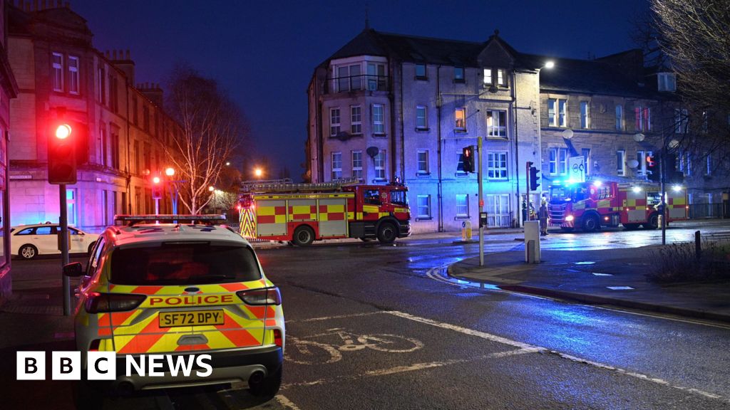 Man dies after early hours flat fire in Perth