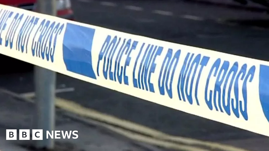 Nottingham: Man suffers slash injury in park attack