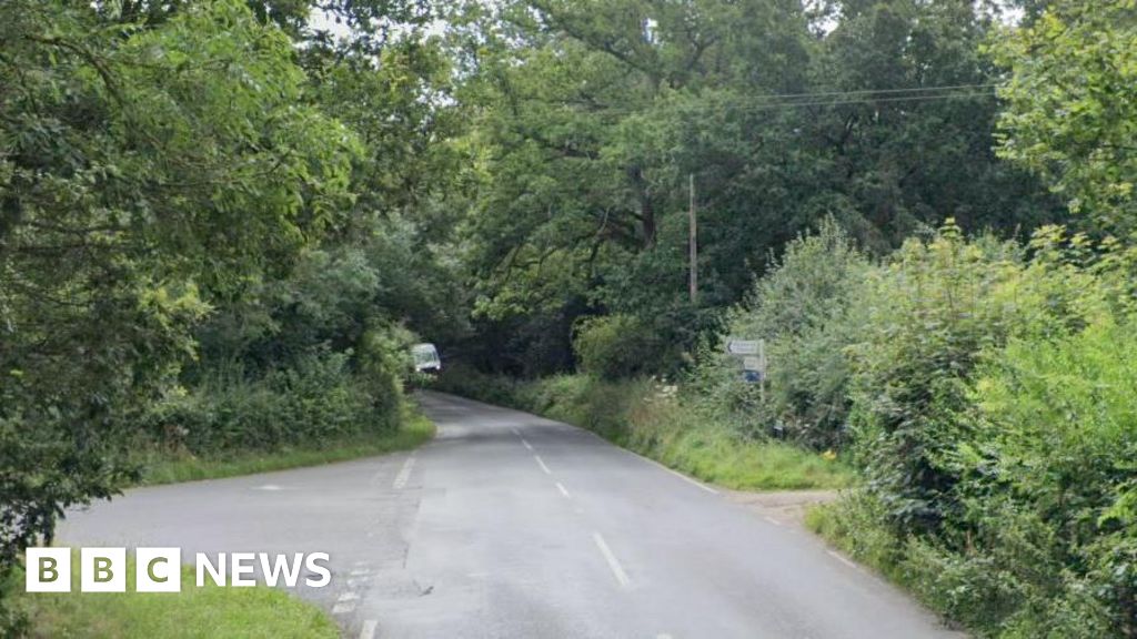 Sulham: Cyclist hospitalised after being pushed off bike - BBC News